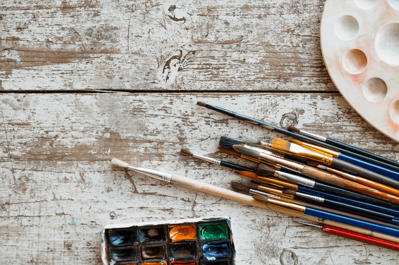 Materiales de arte y pintura para artes plásticas y visuales