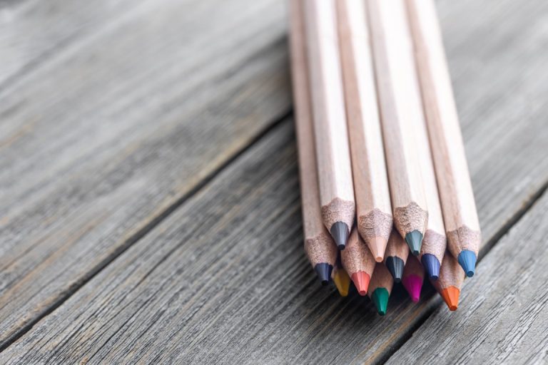 ¿Qué tipos de lápices se usan en el dibujo artístico?